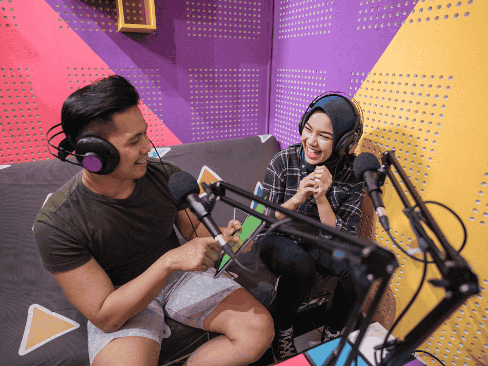 Using 2 Mics for Podcasting: Best Podcast Microphone Setup & Tips