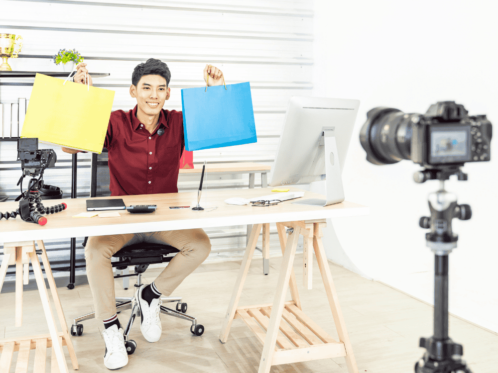 Beginner’s Guide to Filming Your First Unboxing Vlog with Wireless Mic