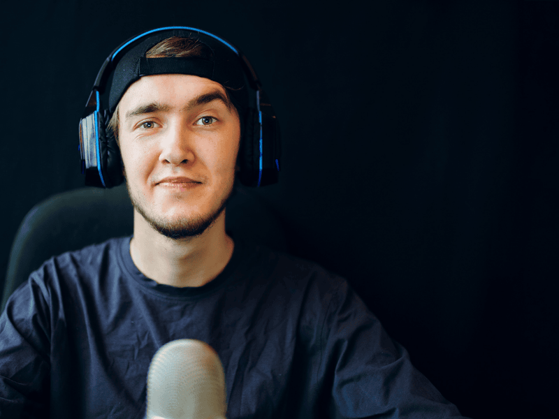 Desktop Mic Stand vs Boom Arm for Streaming: Which Mic Stand Wins?