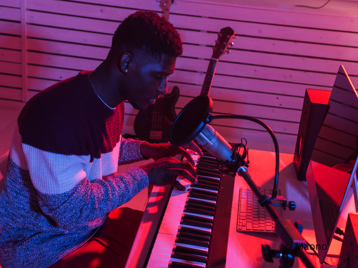 Best Vocal Recording Mic: Top Condenser Microphones for Home Studios